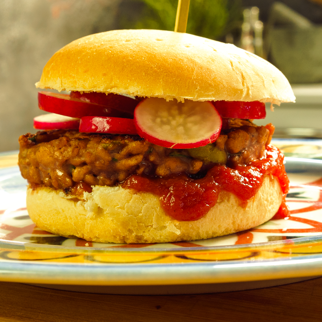 Panino Altro Burger alle Olive con Ravanelli